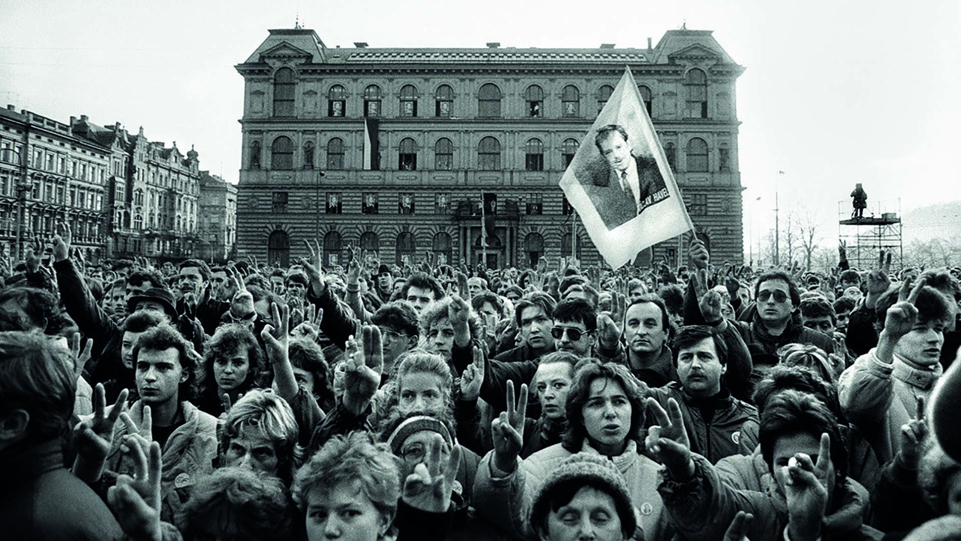 Sametová revoluce ve škole | Rodina a škola